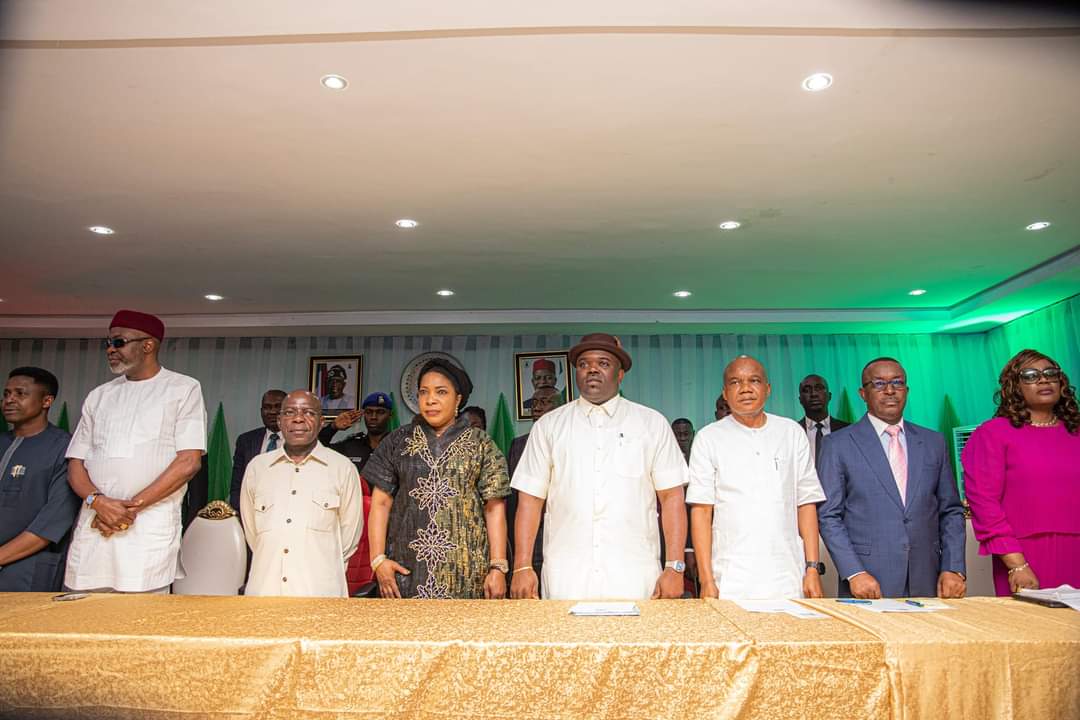 Gov. Otti Inaugurates 17 Local Government Chairmen And Their Deputies ...