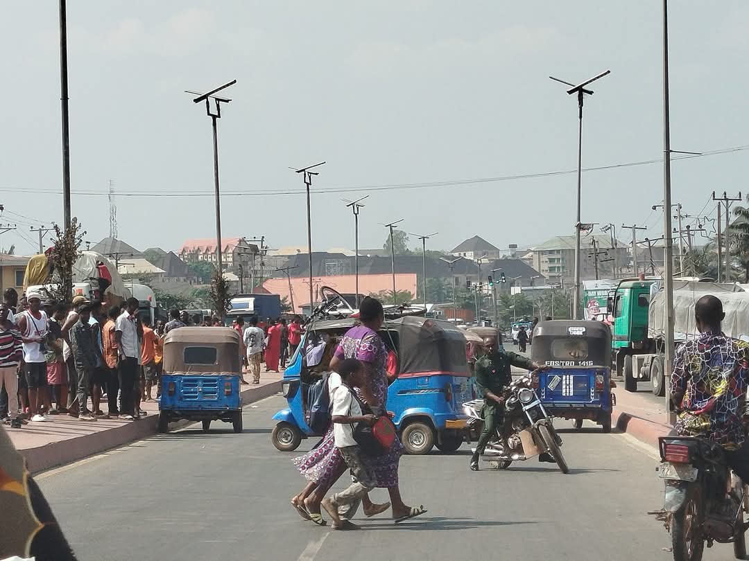 BREAKING!!! Keke Riders On Rampage In Abakaliki, Block Spera Deo ...